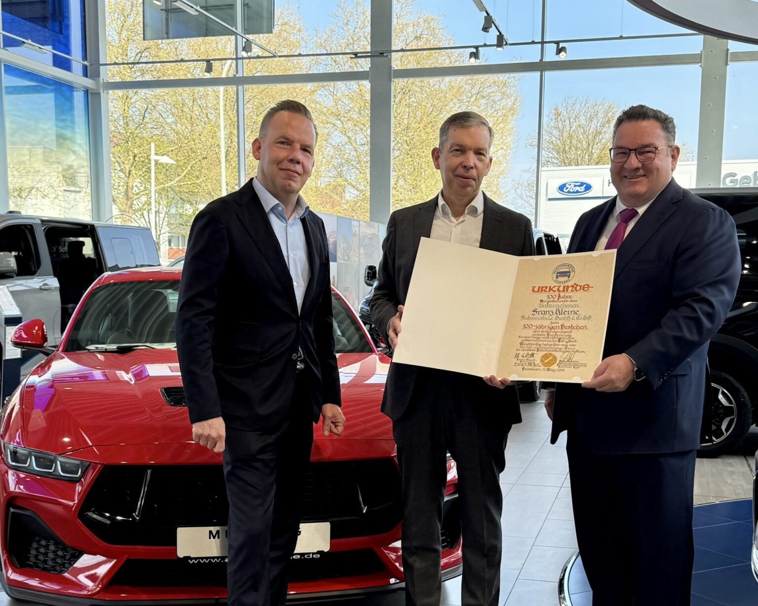 Autohaus Kleine feiert 100-jähriges Bestehen - Kreishandwerkerschaft Paderborn-Lippe